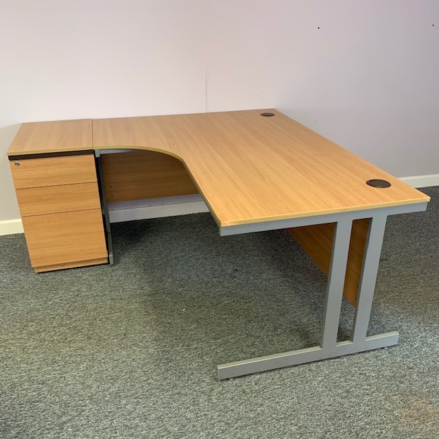 Radial/Curved desks – The Office Furniture Company